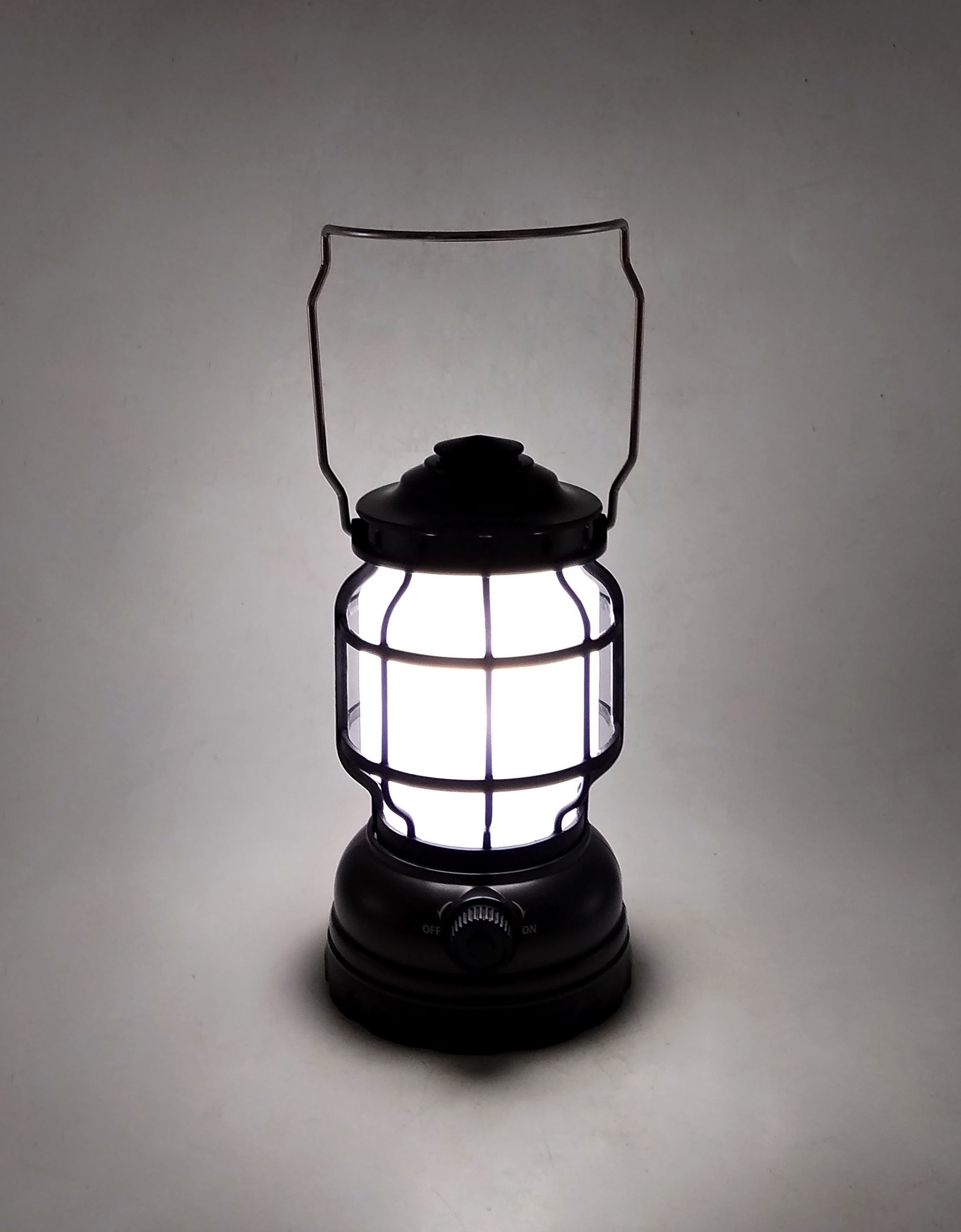 10.5x10.5x18.3cm LED Emergency Lantern With Metal Handle ABS PS Plastic ...